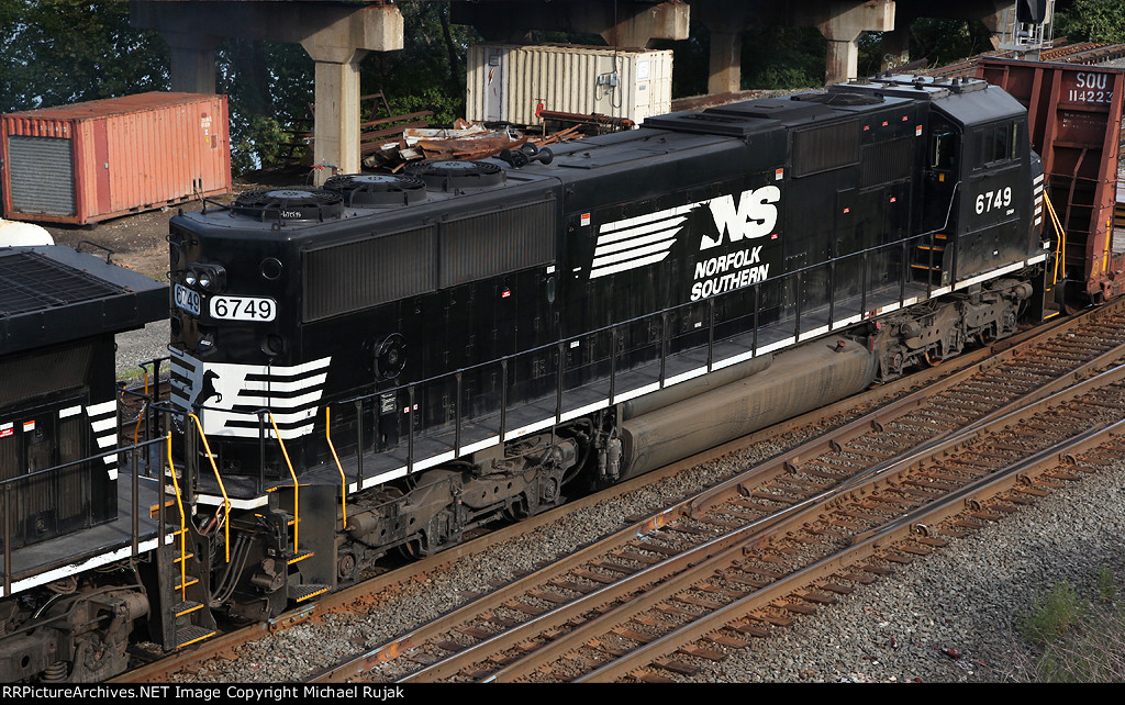 NS 6749